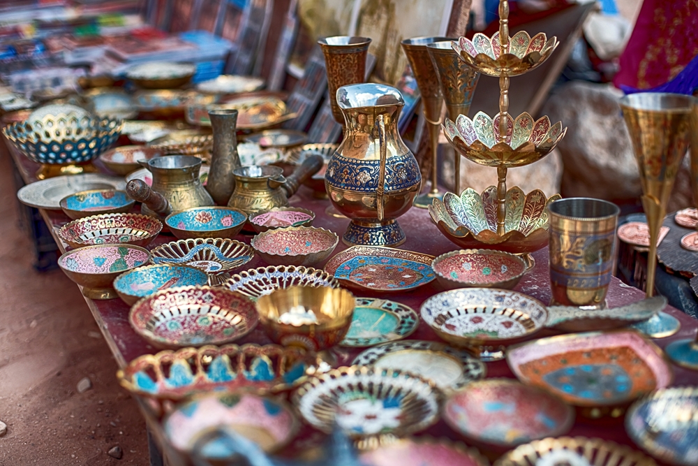 How to Bargain While You Travel | CheapOair MilesAway