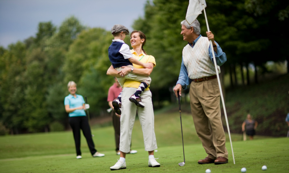 4 Golf Destinations for a Fun Family Getaway| CheapOair MilesAway