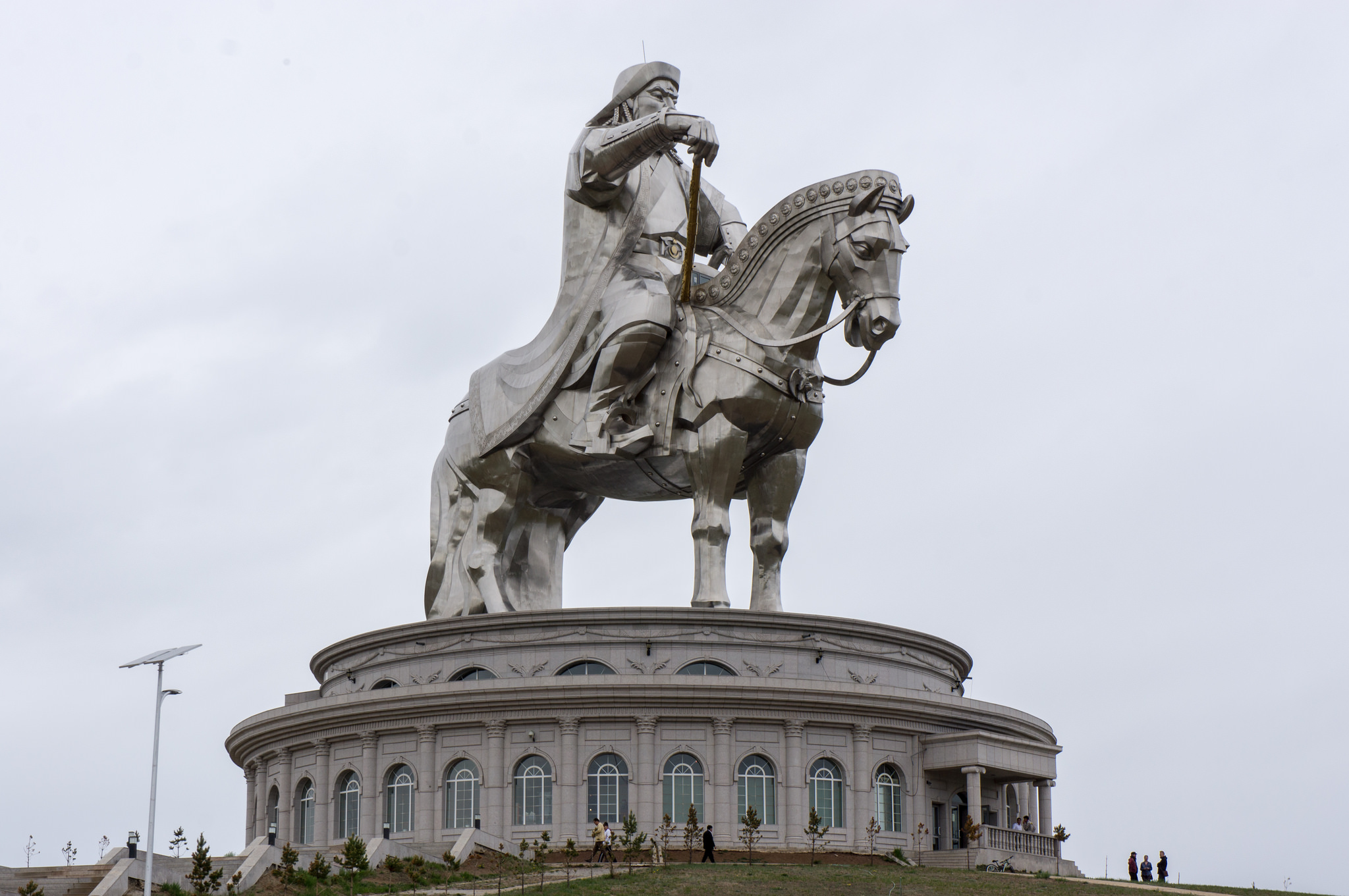 6 Weird Monuments You Have to See in Person! | CheapOair MilesAway