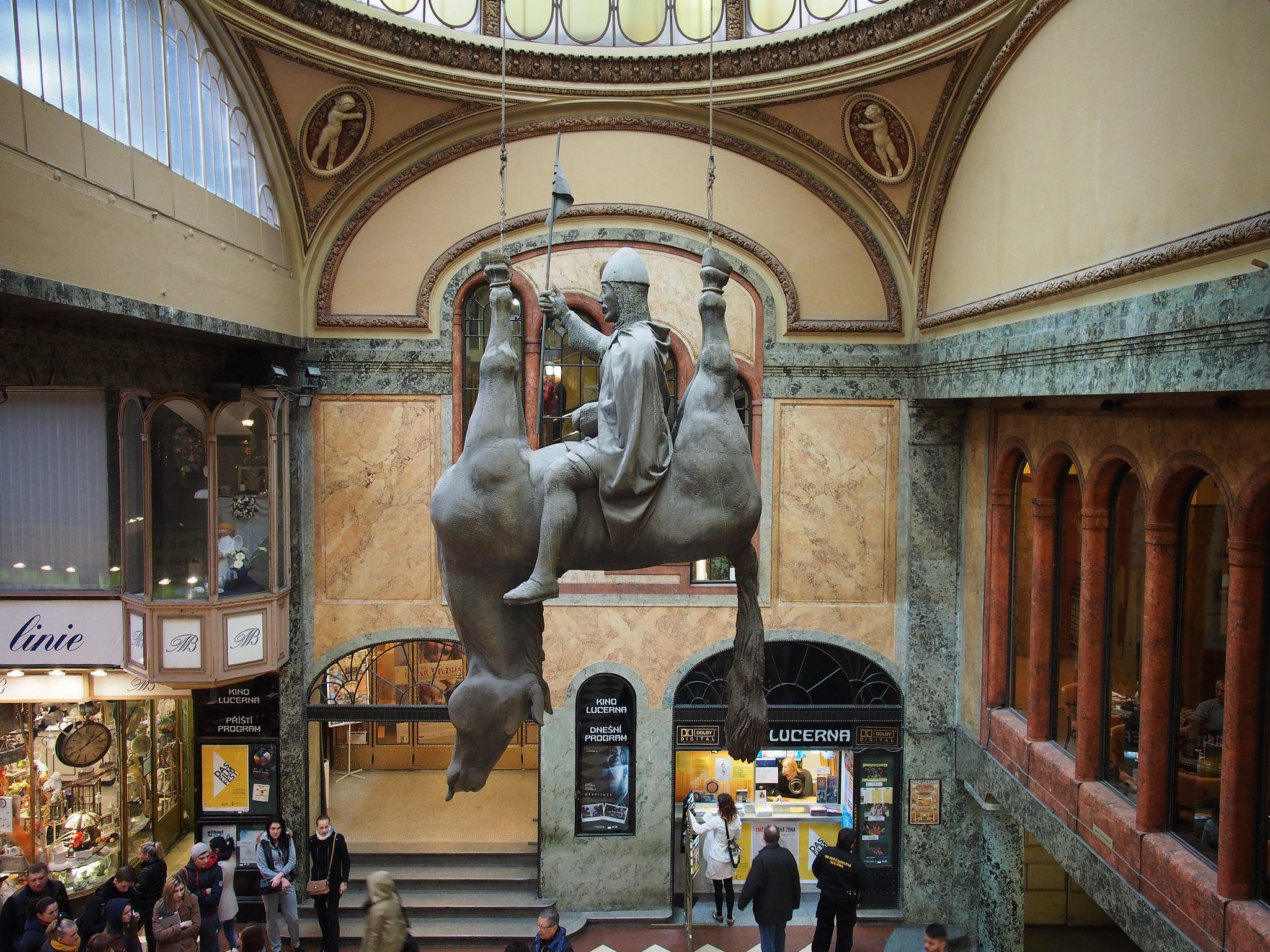 6 Weird Monuments You Have to See in Person! | CheapOair MilesAway