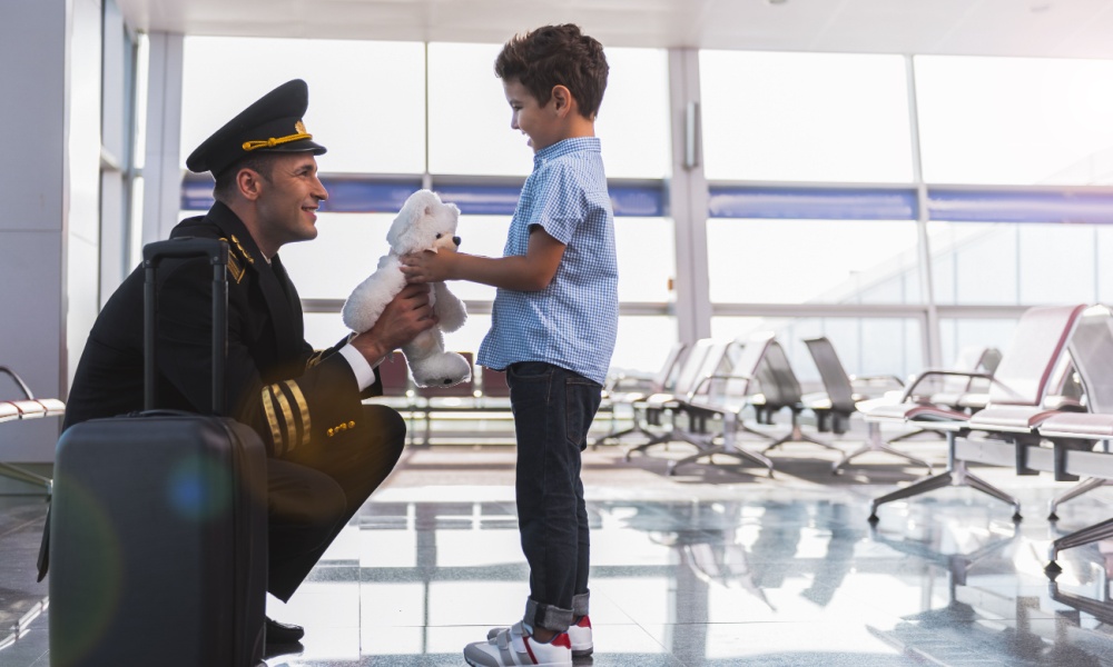 How to Navigate Customs with Kids | CheapOair MilesAway
