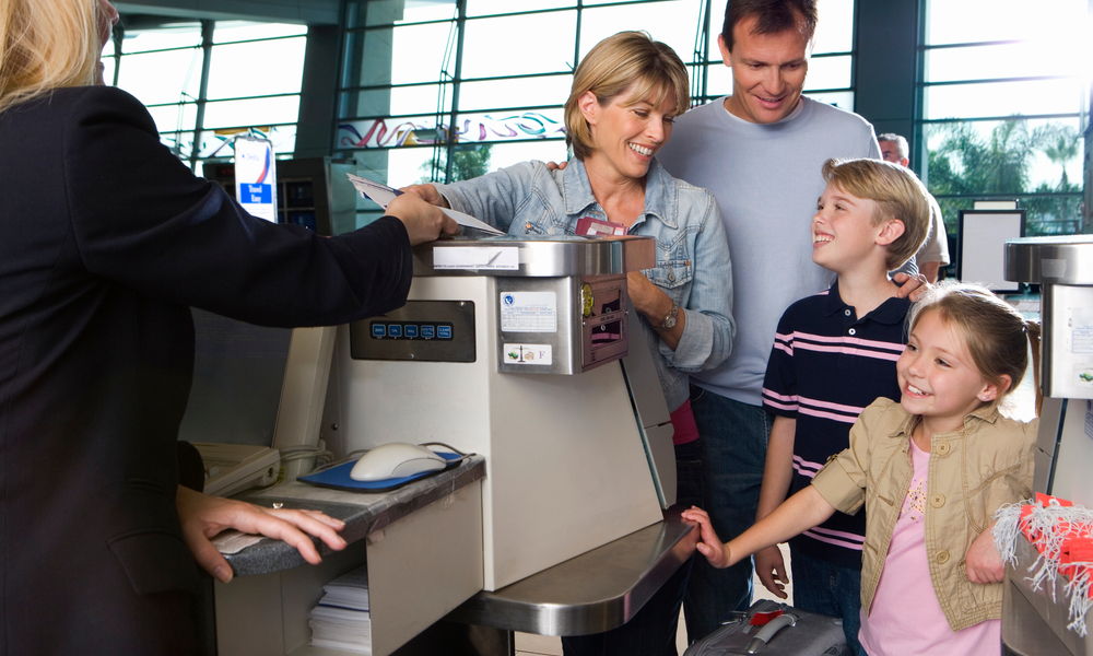 How to Navigate Customs with Kids | CheapOair MilesAway