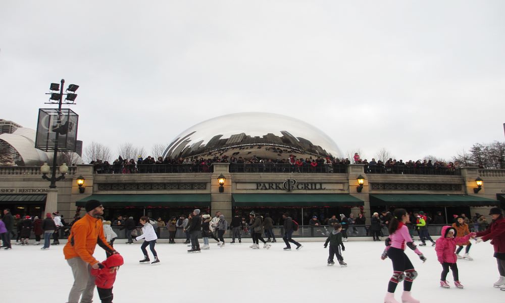 10 Amazing Winter Activities in Chicago! | CheapOair MilesAway