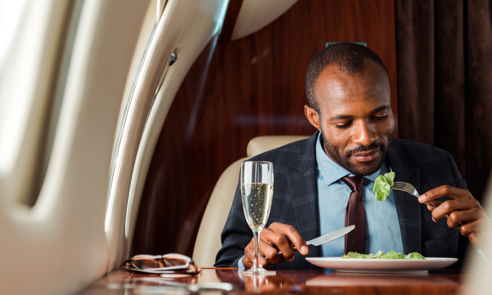 Here's How to Fly Like a Foodie | CheapOair MilesAway